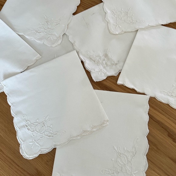 Dining | Vintage Set Of Elegant White Embroidered Napkins And Table ...